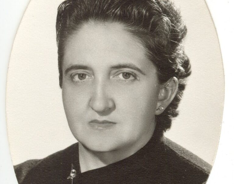 María Elena Caso - Kiosco de la historia